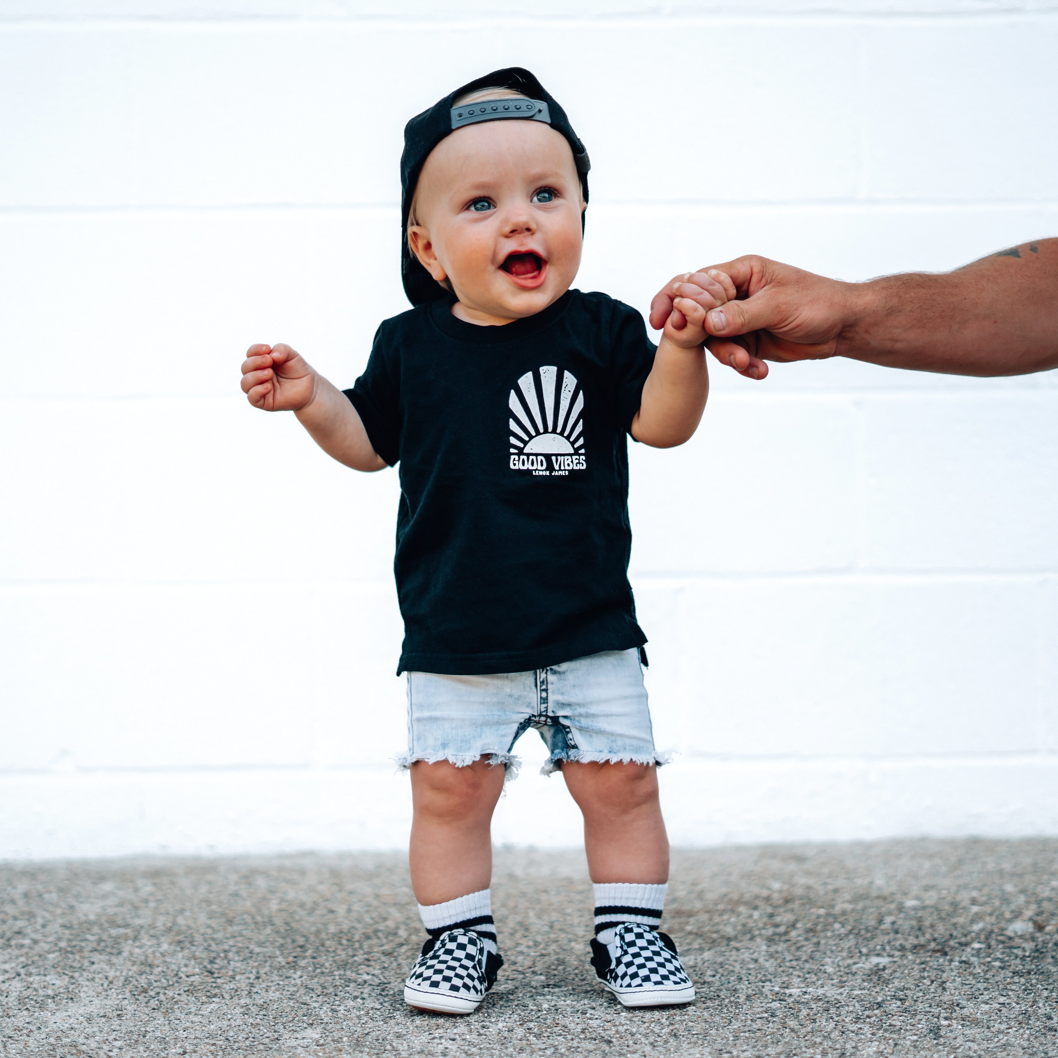 GOOD VIBES TEE - BLACK – LENOX JAMES